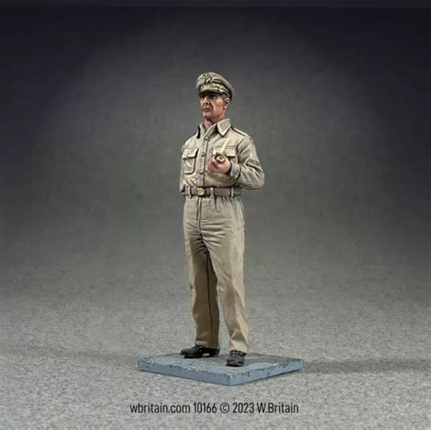 Britains Soldiers Museum 10166 U S General Douglas Macarthur 1945