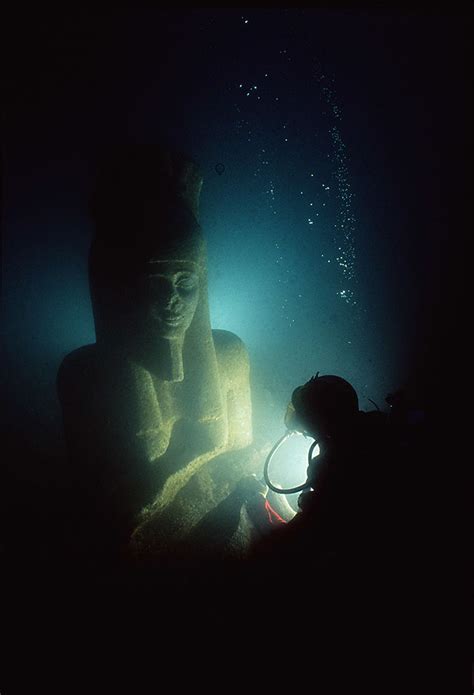 20 Eerie Man Made Objects That People Captured Underwater Demilked