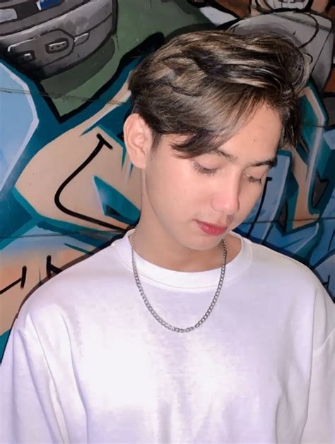 Potret Terbaru Bowo Tiktok Yang Disebut Makin Glow Up Kini Punya Pacar