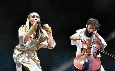 Militaires à Conleau Imany en concert 3 km de bouchons Bonjour
