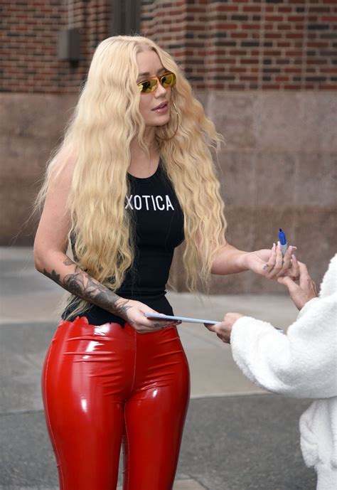 Iggy Azalea Hot Celebs Home