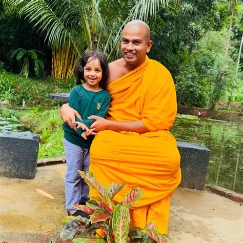 දුටු ගැමුණු කුමරු විසින් යතුර විසිකෙරූ යතුරුගහ ලියද්ද By Sumanadewa Himi