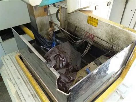 Electronica Single Door Cnc Wire Cut Machine Capacity 5 10 Ton Day Automation Grade