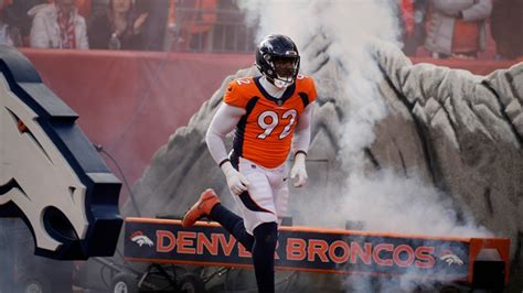 Broncos Defensive Lineman Jonathan Harris Unrestricted Free Agent