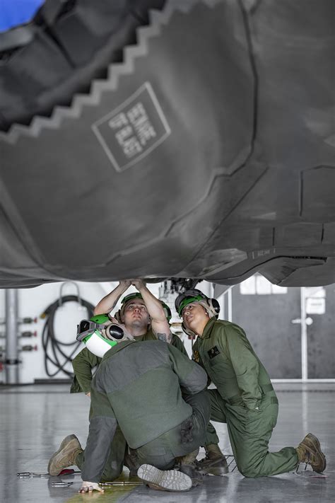 Pentagon And Lockheed Martin Agree To 128b F 35 Sustainment Contract