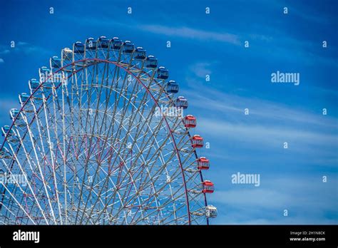 Sunny sky and Ferris wheel. Shooting Location: Yokohama-city kanagawa ...