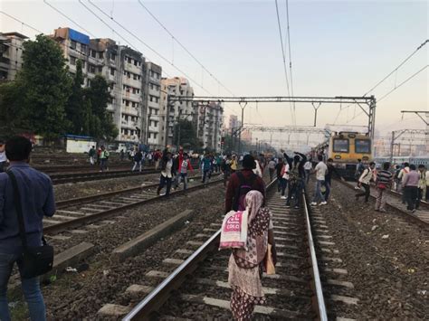 मध्य रेल्वेवर जम्बो ब्लॉकचे नो टेन्शन मुंबईकरांसाठी बेस्टच्या जादा