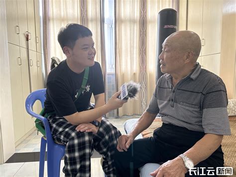 武汉退伍老兵为国养育两代军人：成为军人是我一辈子的荣耀凤凰网湖北凤凰网