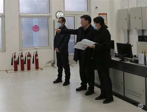吴立新院士带队开展节前安全检查