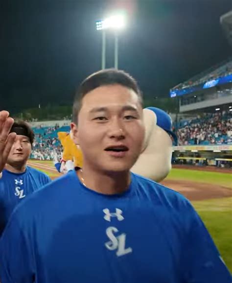 좌승현 요즘 좀 흔들린다고 머리 민거 야구 에펨코리아
