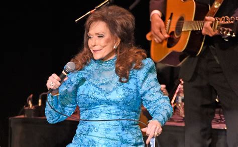 Loretta Lynn Mittie Hough