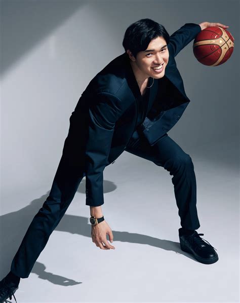 Nbaプレーヤー・渡邊雄太、『cancam』でスタイリッシュなスーツ姿 Fibaワールドカップ開幕直前号に登場 スポーツマニア