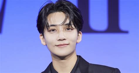세븐틴 정한 활동중단 “발목 수술 당분간 회복에 집중” [전문]