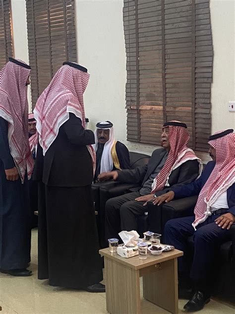 مندوباً عن الملك العيسوي ويرافقه مستشار العشائر يقدم واجب العزاء