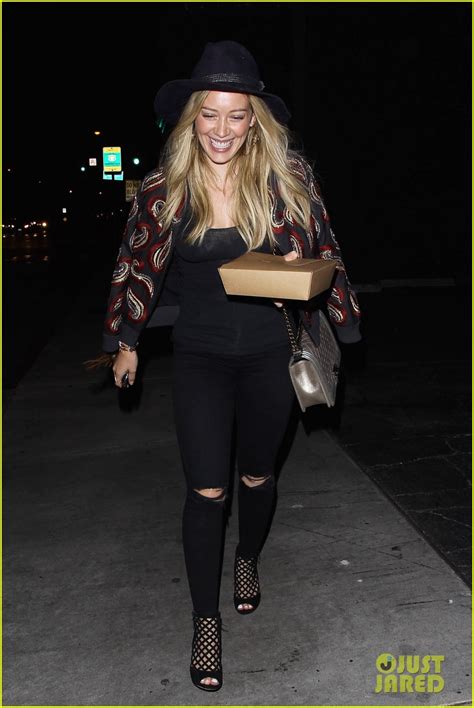 Full Sized Photo Of Hilary Duff Celebrates Alanna Masterson Pregnant41