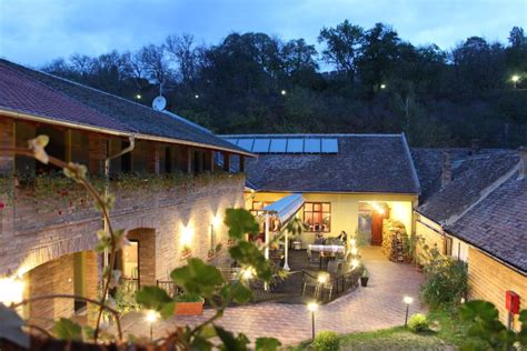 Rooms Villa Iva in - Traveleto