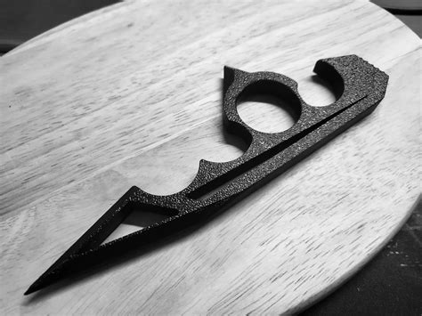 Self Defense Knuckle 来自 Nowayout1980 Makerworld
