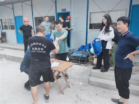 工伤预防进工地 丝丝关怀沁人心