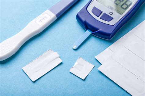 당뇨병 Mellitus 임산부에서 증가 혈액 설탕 Glucometer 및 변화에 대 한 긍정적인 테스트 0명에 대한 스톡 사진