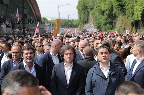 ქართული 17 მაისი ოჯახის სიწმინდისა და მშობლების პატივისცემის დღე Facebook
