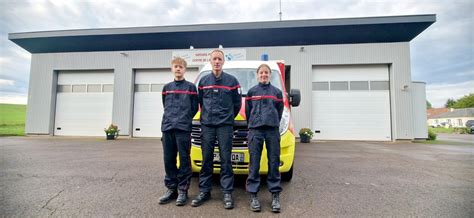 Deux Jeunes Sapeurs Pompiers à la caserne Les Affiches de la Haute Saône
