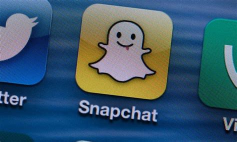 Snapchat Hacked And Warns Thousands Of Nude Images Will Be Leaked On