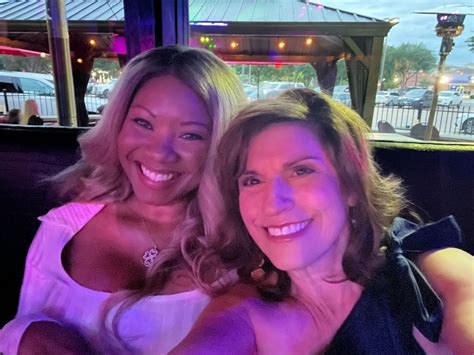 Meet Lola Clay Psychotherapist Extraordinaire Worlds Most Beloved