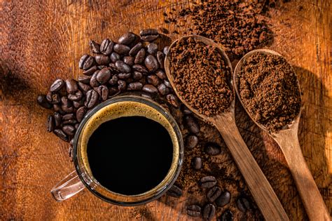 원두 커피 인스턴트 커피 황 마 프레임에 Grinded 커피와 3 개의 나무 숟가락 0명에 대한 스톡 사진 및 기타 이미지 0명 갈색 검은색 Istock