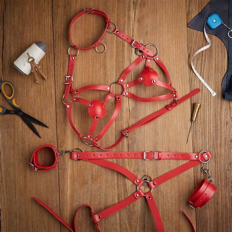 Leder Bdsm Body Harness Für Frauen Bondage Harness Outfit Etsy Österreich