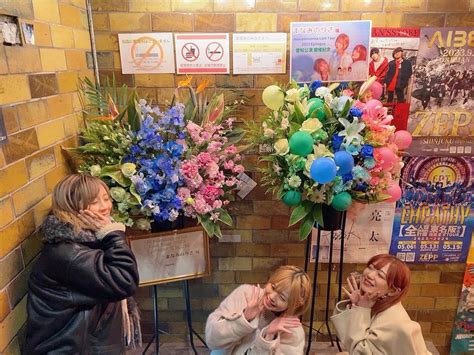モトピ On Twitter ツアーのお花。 喜んでくれるかなーって出したけど、写真撮ってくれたのも嬉しいし持ち帰ってくれたりブログでも