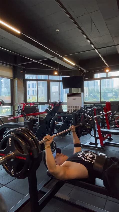 이번주 마무리운동은 가슴and어깨 🔥 오늘도 너무 덥다 🥵🥵 Chestworkout Shoulderworkout Gym