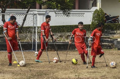 LATIHAN TIM GARUDA INAF ANTARA Foto