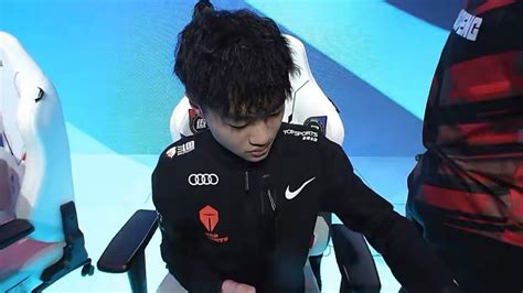 【英雄联盟】lpl至臻全华班成了？jdg老板发动态：快乐到飞起，转会期好事将近 3楼猫