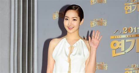 T포토 이민호의 그녀 박민영 눈부신 화이트드레스