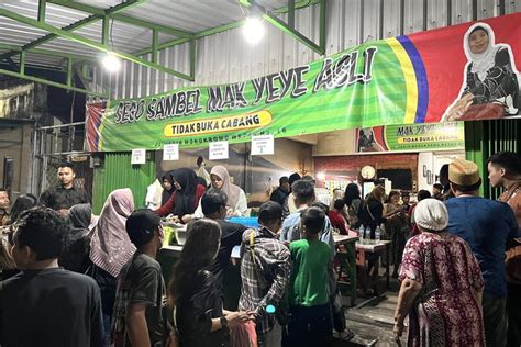Makan Malam Di Sego Sambel Mak Yeye Cak Imin Janji Berdayakan UMKM Jika Menang Pilpres