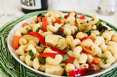 Pasta Salad With Chickpeas And Artichoke Hearts