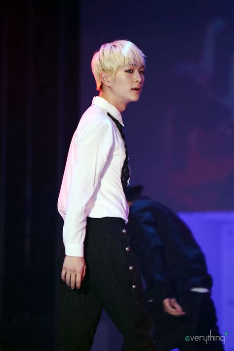 몽클한 별🎲 On Twitter 119 119는 ㄹㅇ 119를 불러야할거 같은 심장의 두근거림 선사하는 짤  앞머리