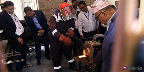 यसरी पगालिँदैछ तस्करबाट फेला परेको सुन फोटो फिचर Himal Press