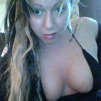 Nikki D Photos Watch Her Free HQ Galleries At FreeOnes