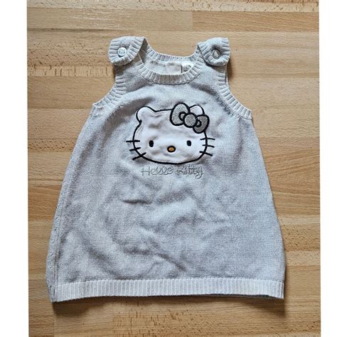 Se Produkter Som Liknar Hello Kitty Grå Klänning På Tradera 678063331