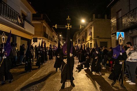 Lunes Santo en Montilla La procesión del Cristo del Perdón en imágenes