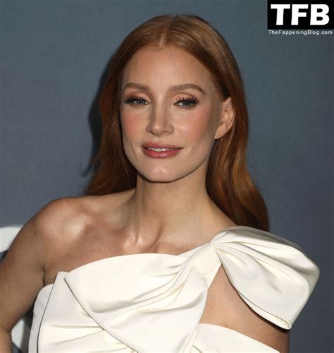 Jessica Chastain Flaunts Her Sexy Legs At The Netflixs Good Nurse