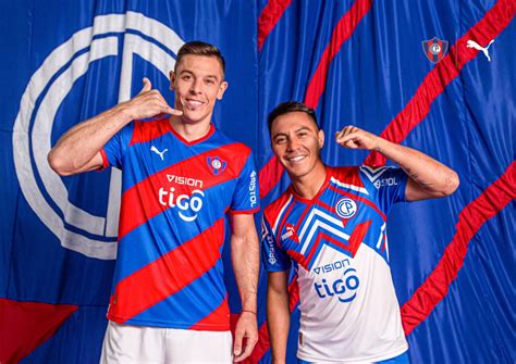Versus La Historia Detrás Del Particular Diseño De La Camiseta 2023