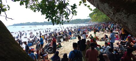 Libur Lebaran Wisatawan Ke Provinsi Banten Mencapai Juta Kunjungan