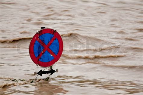 Überschwemmungen Bei Hochwasser Nach Starkregen Stock Bild Colourbox
