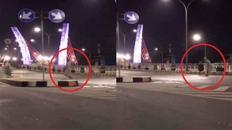 Viral Prank Pocong Di Jembatan Sei Alalak Banjarmasin Netizen Murka