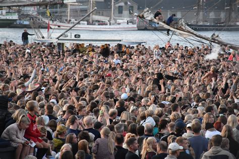 Det Stak Helt Af 50 000 Mennesker Festede Med Tobias Rahim