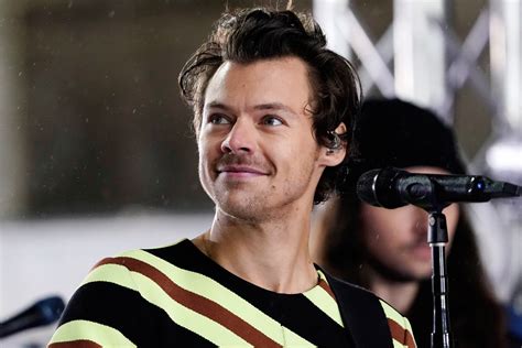 Harry Styles Takes A Serious Turn In ‘dont Worry Darling Sneak Peek
