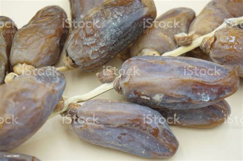 근접 촬영 달콤한 말린 대추 야 자 열매 또는 쿠루 마 라마단 음식 0명에 대한 스톡 사진 및 기타 이미지 0명 갈색