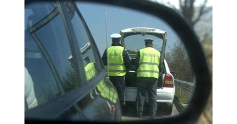 Пиян младеж разби кола край Симитли